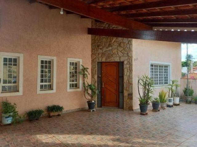 Linda casa c/ 385 mt de terreno Atibaia