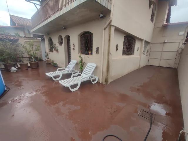 Linda casa c/ 4 quartos a venda B Santa Terezinha