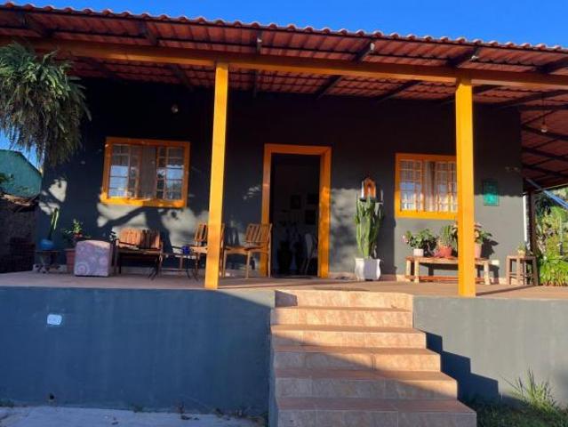 Linda casa cem condomínio fechado
