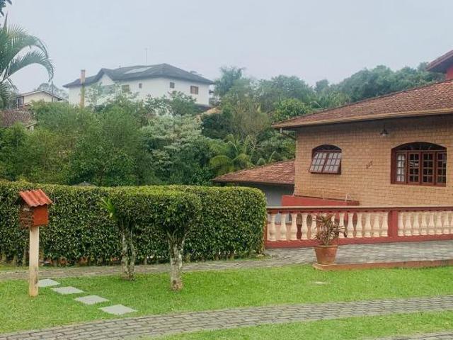 LINDA CASA CINCO QUARTOS NO CONDOMÍNIO FAZENDA DA ILHA EMBU GUAÇU CL0032