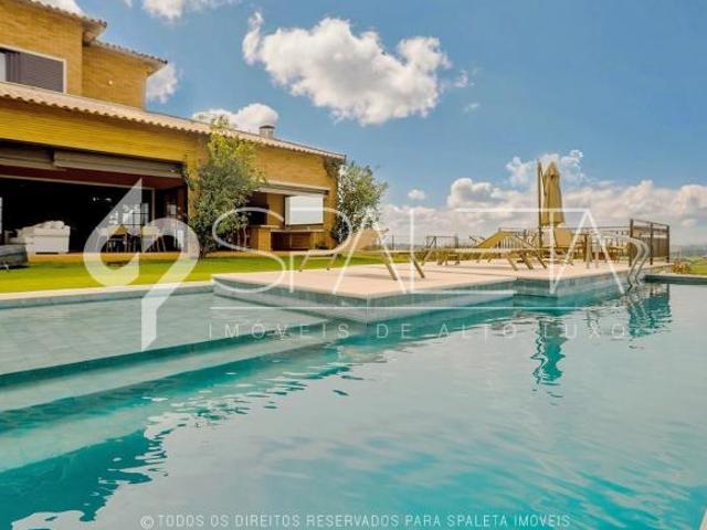 Linda casa colonial na Fazenda da Grama: conforto e natureza em harmonia