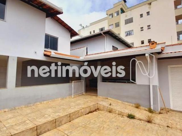 LINDA CASA COLONIAL COM ÁREA GOURMET