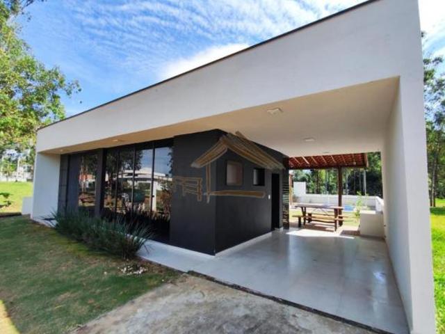 Linda casa com 4 dormitórios no Ninho Verde 1, ampla área de lazer com piscina