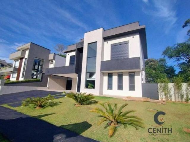 Linda Casa com 4 dorms/2sts, living integrados, amplo quintal, planejados!