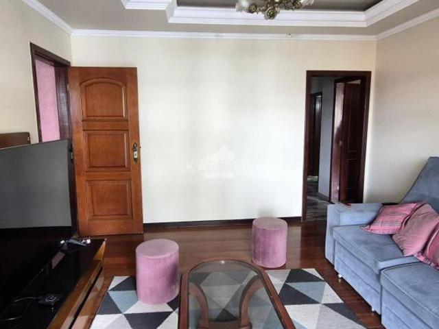 Linda casa com 4 quartos, 2 suítes, 4 garagens e terraço na encosta do sol