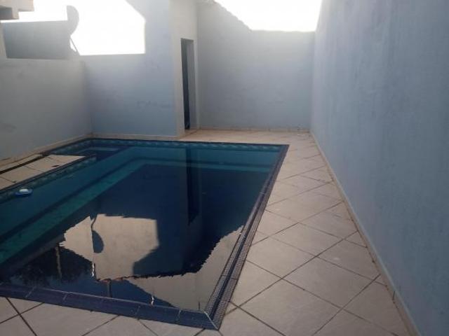 Linda Casa com 4 Quartos e Piscina em São Lourenço da Serra SP