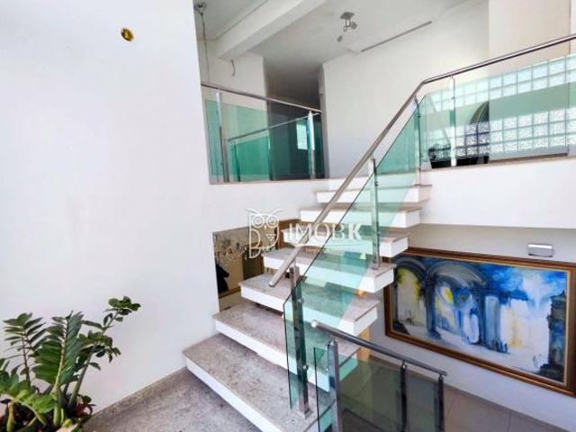Linda Casa com 4 suites 540 m² ao lado do clube Jundiaiense venda por R$ 3.200.000 ou aluguel por