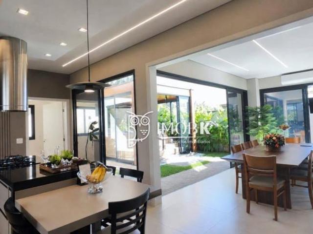 Linda Casa com 4 suites à venda em Vinhedo/SP
