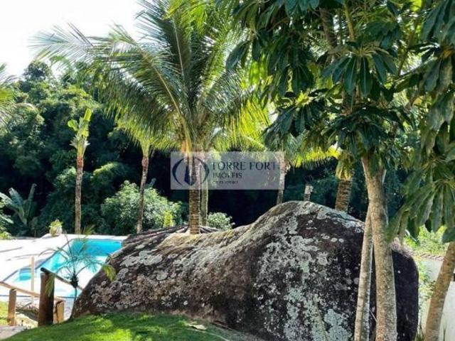 Linda Casa com 5 dormitorios e 5 vagas em Ilhabela
