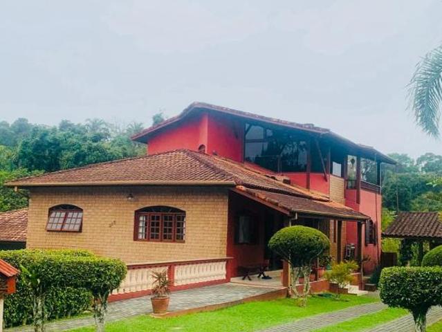 LINDA CASA com 5 quartos NO CONDOMÍNIO FAZENDA DA ILHA EMBU GUAÇU