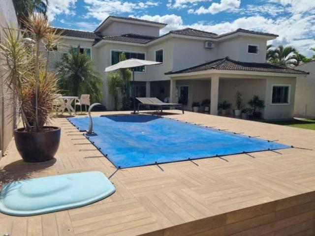Linda Casa com 5 suítes em Lote de 800 m² escriturado Arniqueira SHA 6 DF