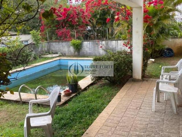 Linda casa com 6 dormitórios e 4 vagas no Morumbi