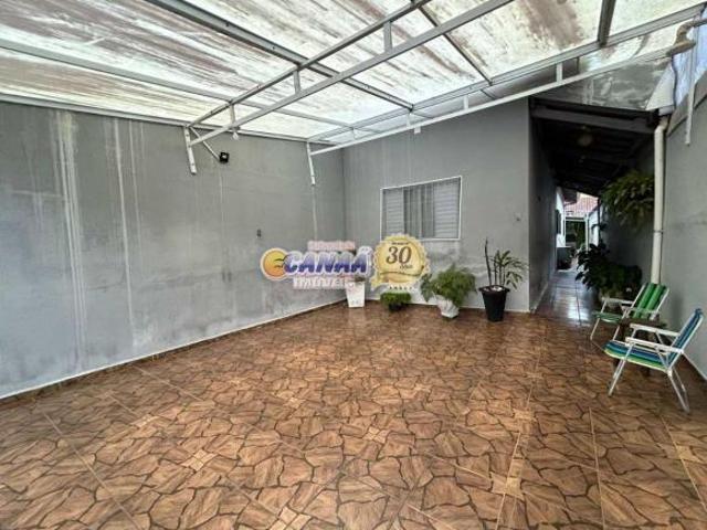 Linda casa com 02 dormitórios a venda em Mongaguá/SP