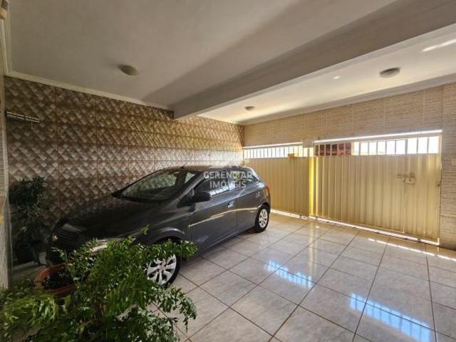 Linda casa com 04 quartos e 02 vagas cobertas no bairro Paquetá em Betim – MG