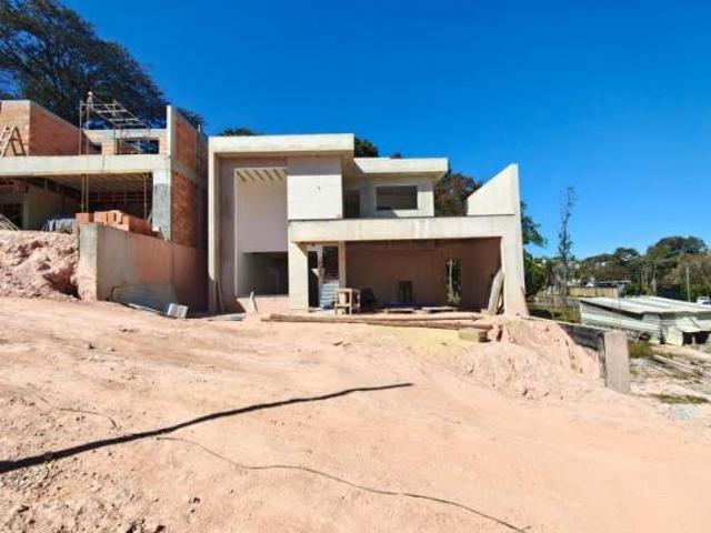 LINDA CASA COM 04 QUARTOS, PISCINA, EM CONDOMINIO FECHADO EM CONTAGEM BAIRRO QUINTAS COLONIAIS