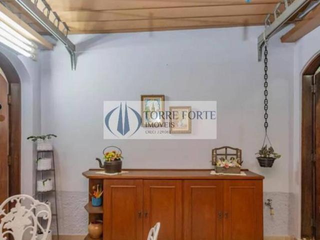 Linda casa com 2 dormitórios e 1 vaga em Vila Gumercindo