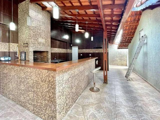 Linda Casa com 3 dormitórios à venda, 131 m² com Piscina