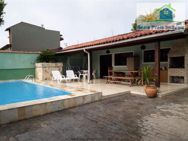 Linda casa com 3 dormitórios na praia de Juquehy