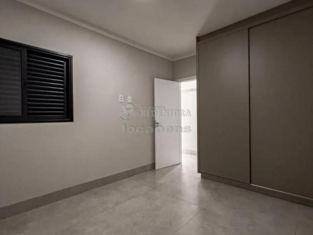 Linda Casa com 3 dormitórios no Condomínio Maria Julia