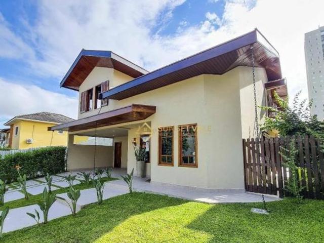 Linda Casa com 3 dormitórios à venda, 282 m² por R$ 1.650.000 Villa Branca Jacareí/SP
