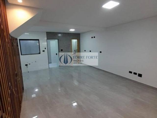 Linda casa com 3 dormitórios e 2 vagas em Santo André