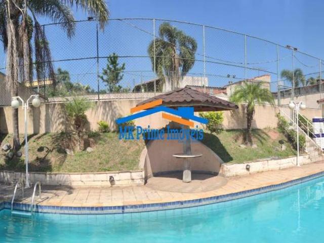 Linda Casa com 3 Dormitórios em Condomínio Fechado em Ibiúna