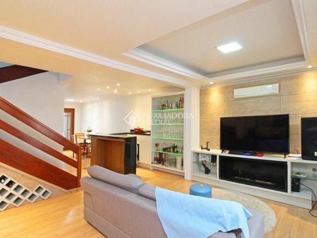 Linda casa com 3 dormitórios em Ipanema