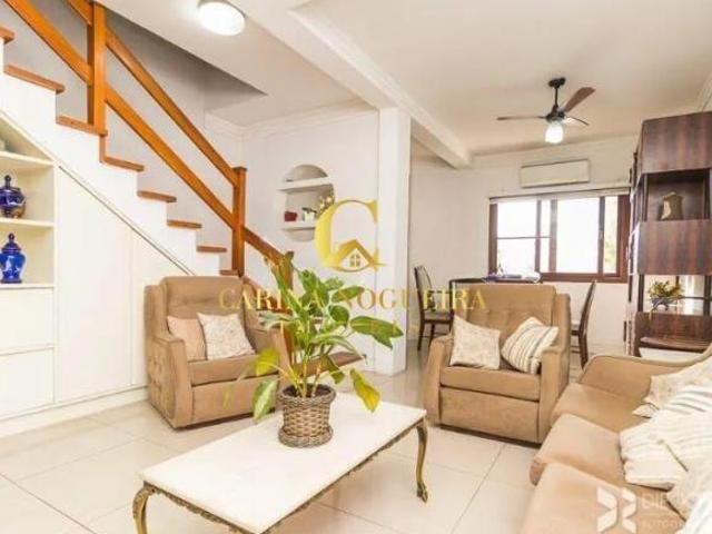 LINDA CASA COM 3 DORMITÓRIOS, PÁTIO E TERRAÇO NO BAIRRO HÍPICA