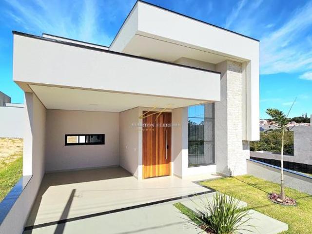 Linda Casa com 3 Dormitórios, sendo 1 Suíte com Closet, Piscina em Indaiatuba