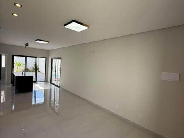 Linda casa com 3 dormitórios sendo 1 suite em Santana de Parnaíba