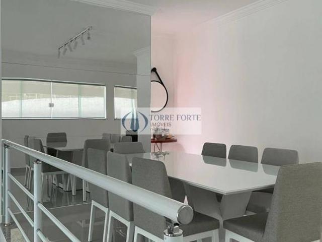 Linda casa com 3 dormitorios 1 suite 6 ou mais vagas em Serra Negra