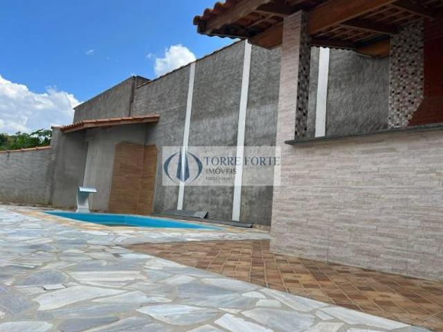 Linda casa com 3 dormitorios 1 suite, Piscina e Churrasqueira em Mairiporã