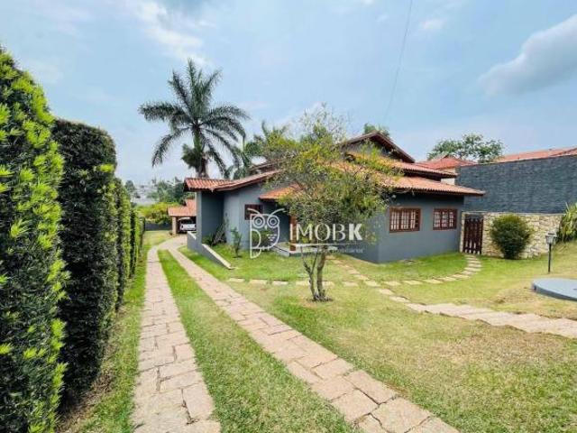Linda Casa com 3 dormitórios 2 suítes à venda, 318 m² por R$ 1.700.000 Parque da Fazenda