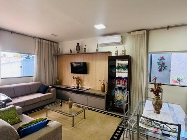 Linda casa com 3 quartos e 400m² em Arniqueiras