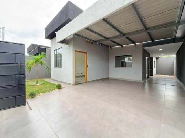 Linda casa com 3 quartos no Rita Vieira