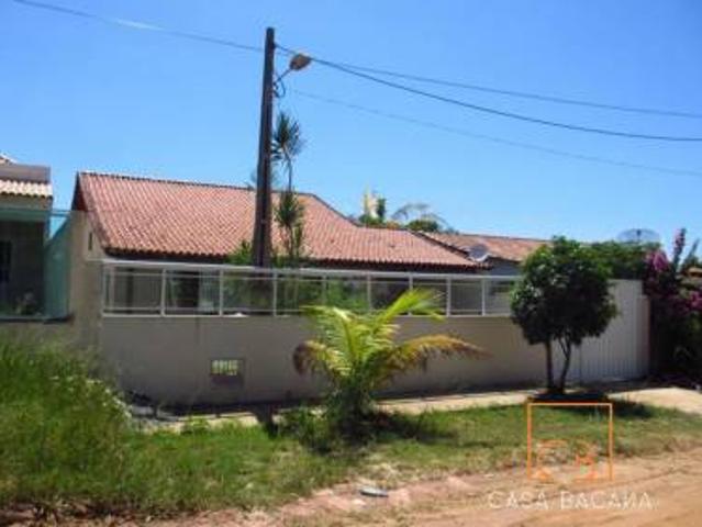 Linda casa com 3 quartos sendo 1 suíte c/ closet no Jd. Arco