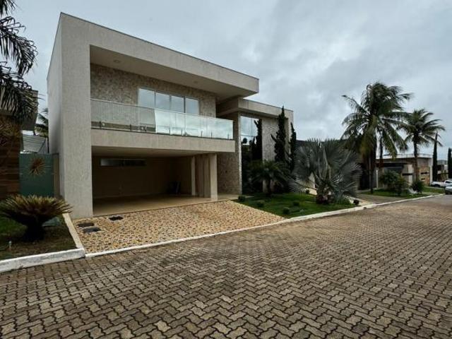 Linda casa com 3 suítes em Arniqueiras