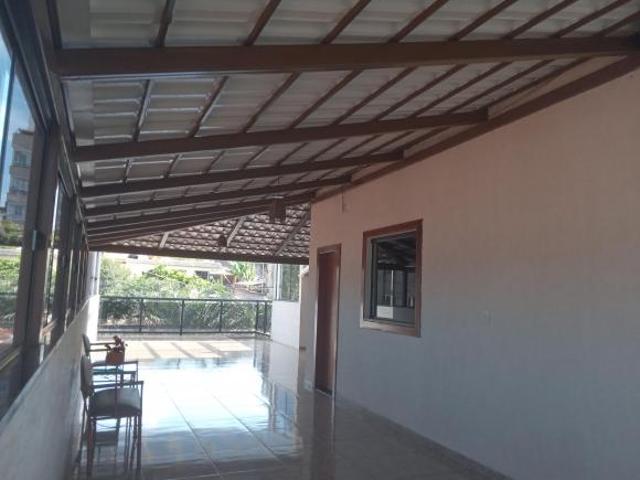 LINDA CASA COM TERRAÇO 102 METROS