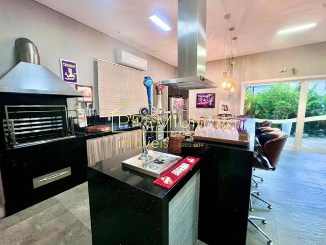 Linda casa com terreno de 1312m² à venda no Reserva da Serra