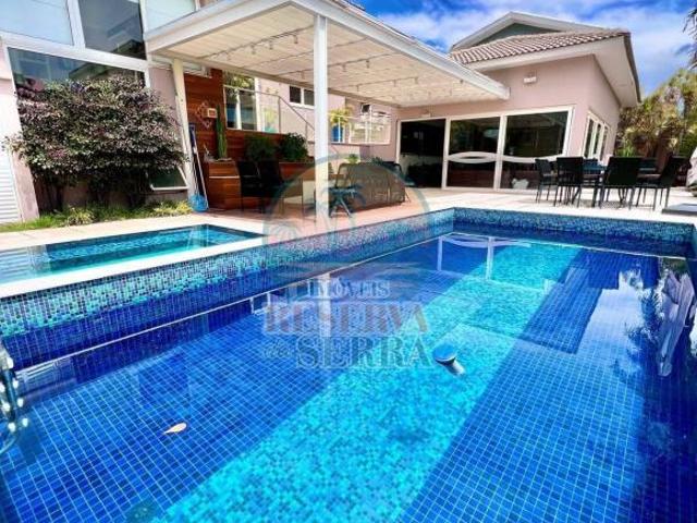 Linda casa com terreno de 1312m² à venda no Reserva da Serra