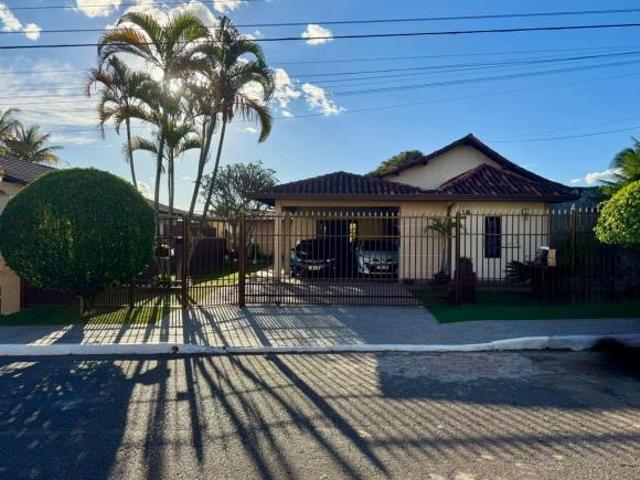 LINDA CASA COM VISTA LIVRE