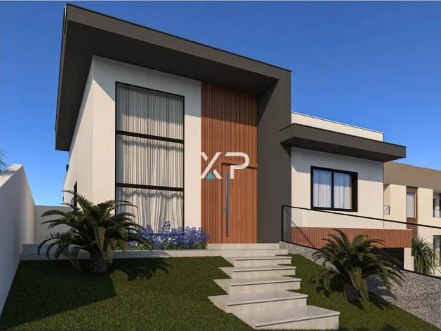 Linda Casa com Acabamento Impecável na Pedra Branca