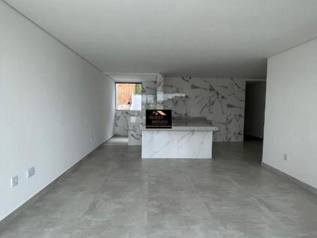 Linda casa com área privativa em Betim/MG