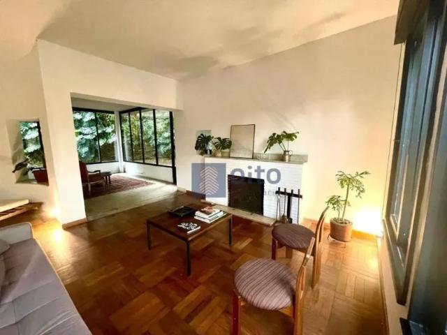 Linda casa com arquitetura modernista