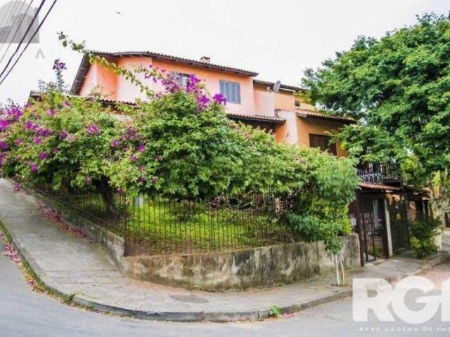Linda Casa com cinco dormitórios na Vila Nova