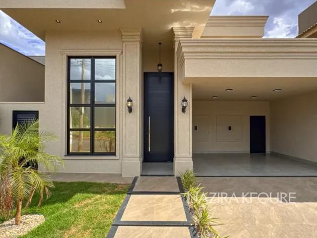 Linda Casa com Fachada Neoclássica no Condomínio Quinta do Lago Blue Lagoon