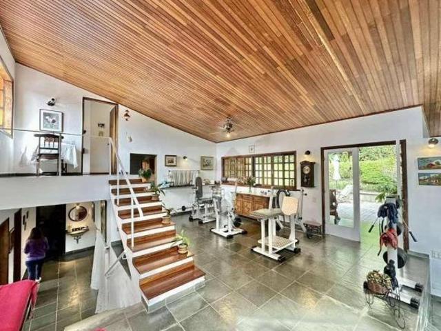 Linda casa com jardim frutífero e amplos espaços integrados! à venda, 218 m² por R$ 1.493.000 Vila