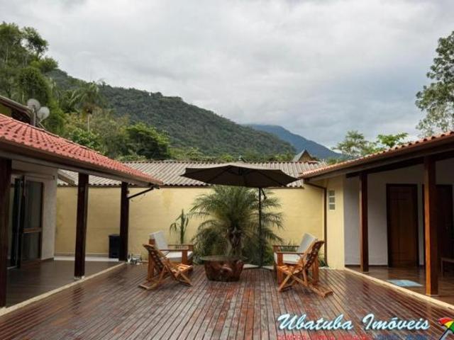 Linda casa com Lazer no Ubatumirim
