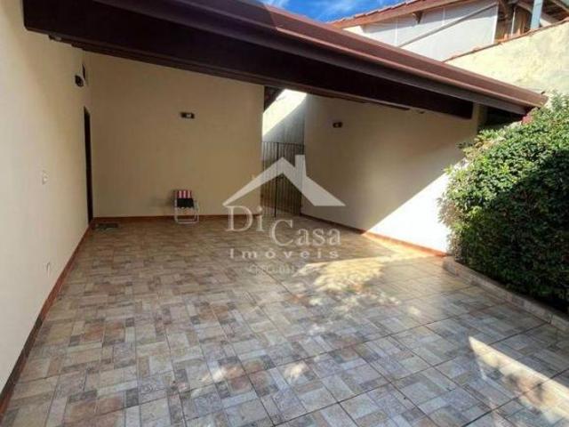Linda casa com ótima localização Jardim Santa Barbará á venda
