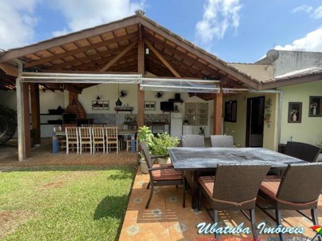 Linda Casa com Ótima Localização Parque Vivamar